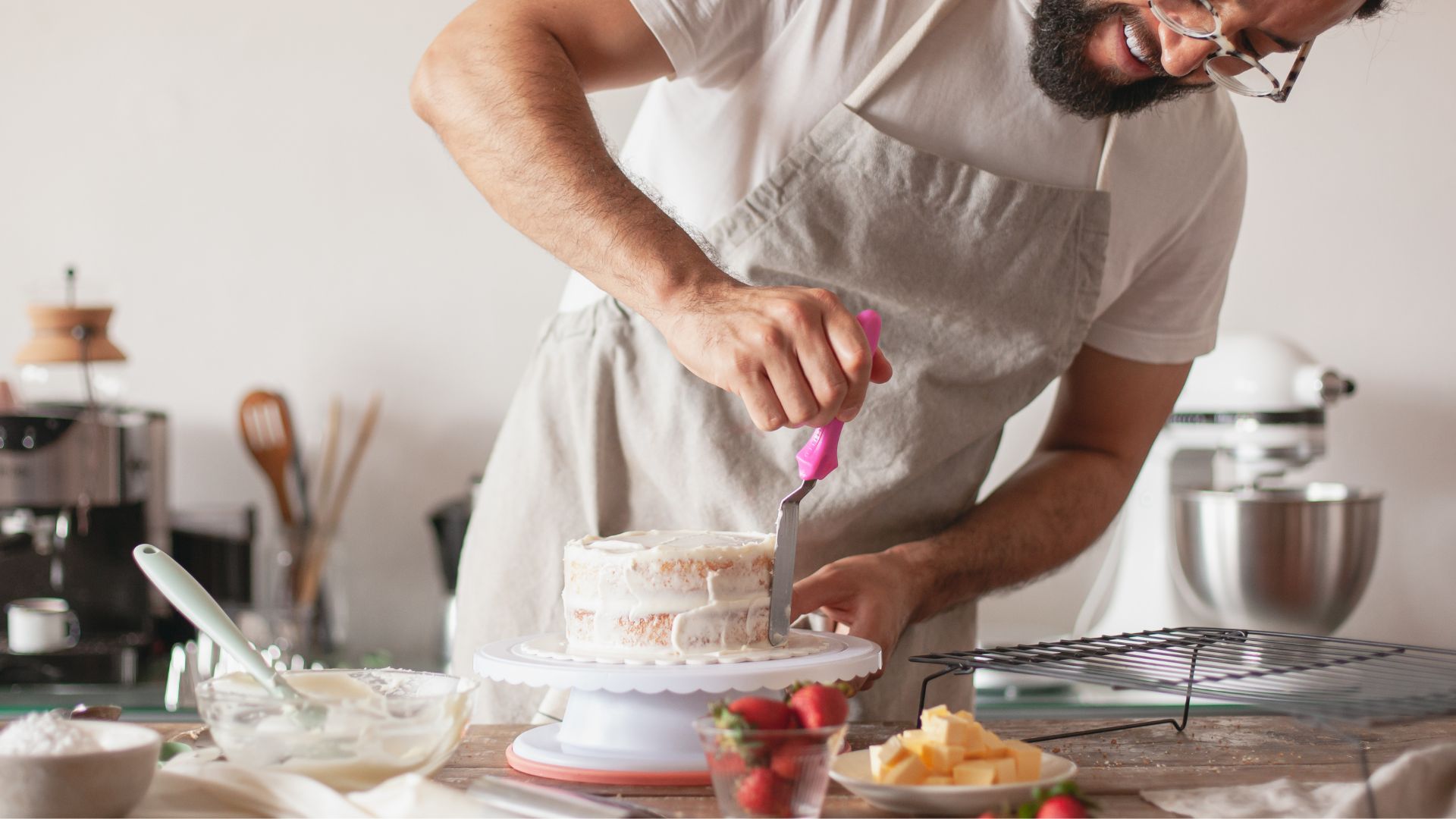 FNC: Finishing role in cake making Explained - ForumFoodies