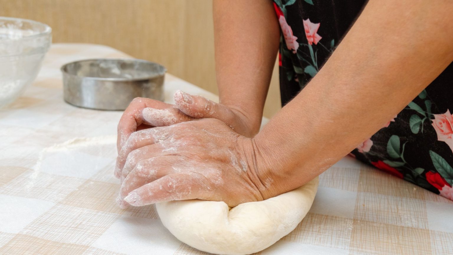 KNE: Kneading role in cake making Explained - ForumFoodies